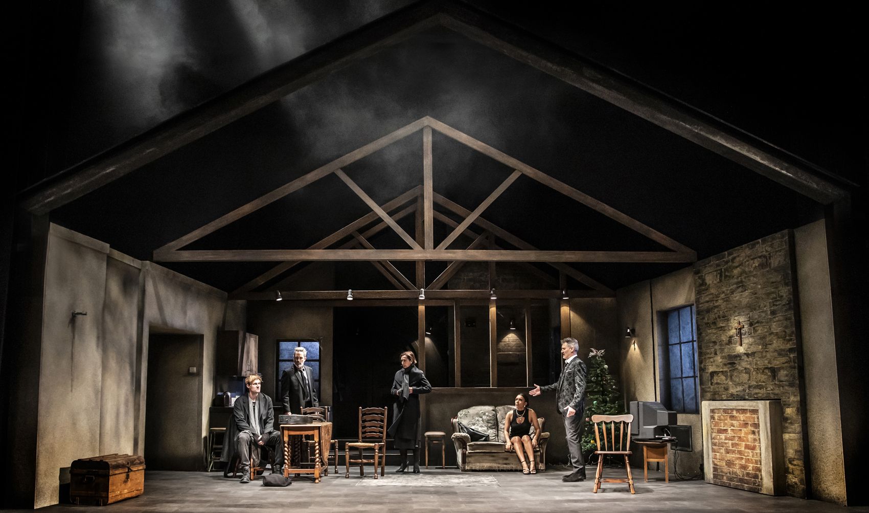 World premiere UK & Ireland tour of Torben Betts ‘Murder in the dark ...